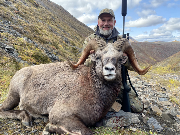 Snow Sheep Hunting: A Trip to the Edge of the World - Stalker